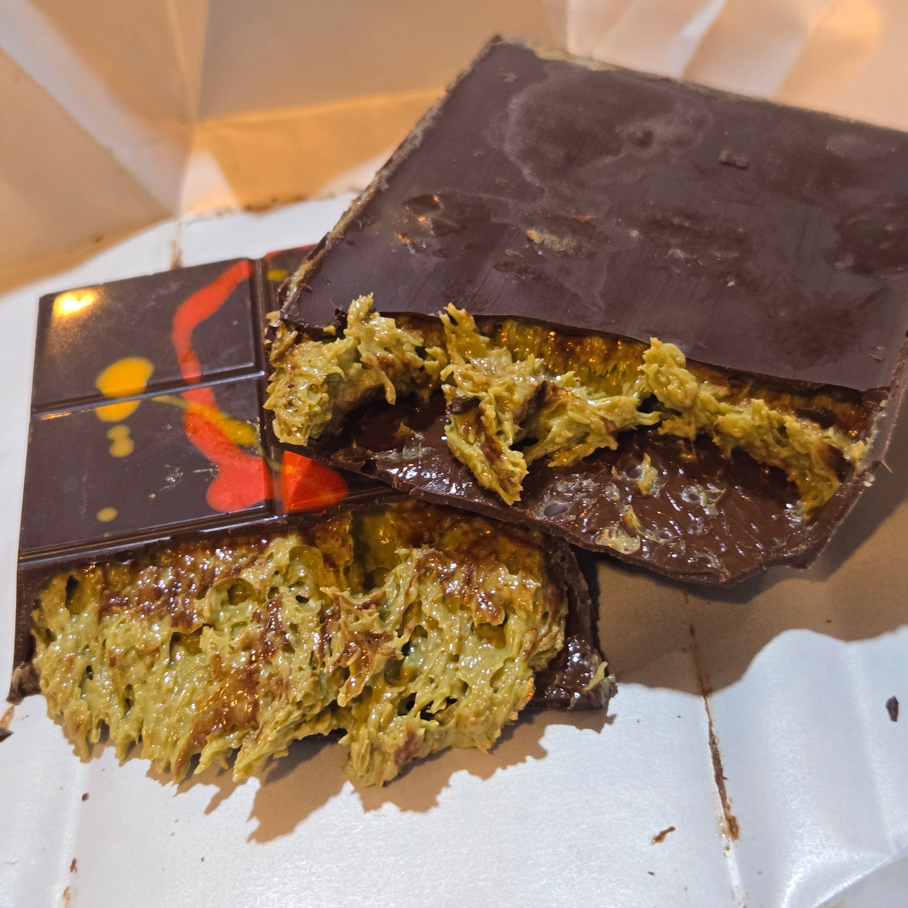 Deluxe Viral Dubai Chocolate Pistachio Knafeh Bar 6.34 oz | Kelly's ...