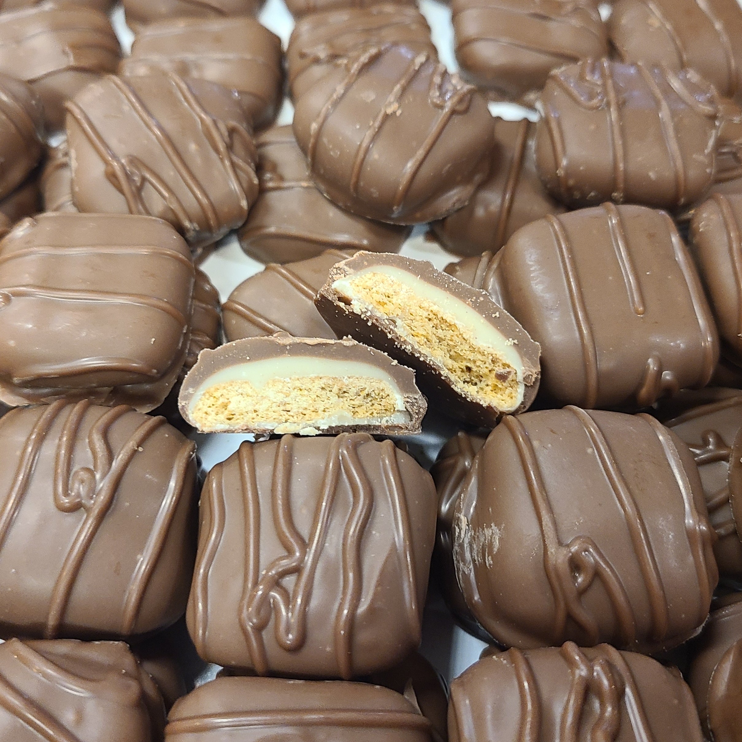 Mini Marshmallow Graham Crackers | Kelly's Sweets & Greets